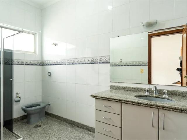 Casa Térrea à venda ou para alugar com 4 suítes em Jardim Marajoara, São Paulo SP
