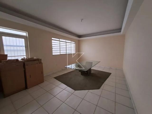 Casa térrea com localização privilegiada 750m2