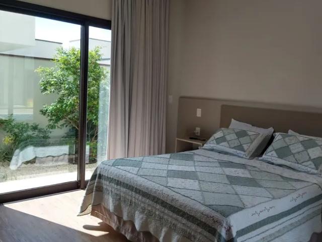 Casa térrea com piscina À venda em Paulínia, Condomínio Terras do Cancioneiro São Paulo