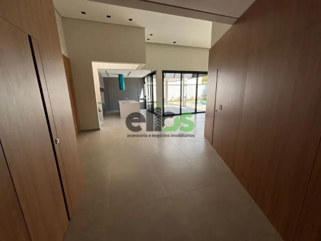 Residência térrea de esquina | arquitetura contemporânea | alphaville nova esplanada 3 | votorantim/