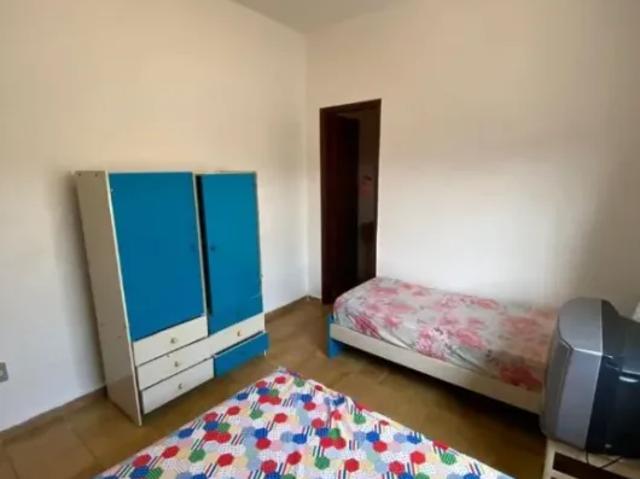Casa Térrea de Esquina com 2 dorms 8 vagas de garagem Financia!