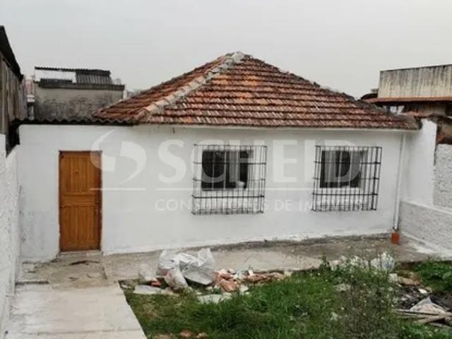 Casa térrea em terreno de 267m² com vaga para 10 carros para locação na Vila Santa Catarina