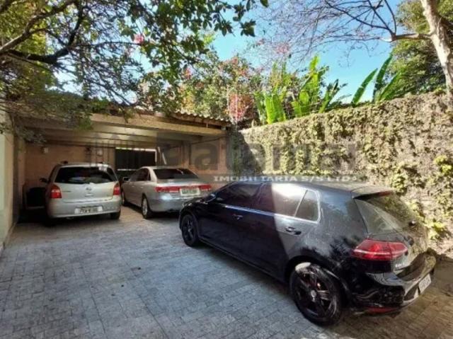 Casa térrea em condomínio fechado