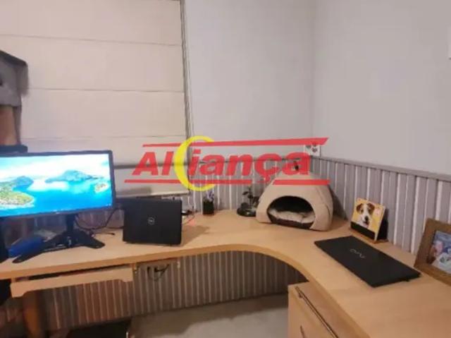 Casa térrea na Vila Isolina Mazzei com edícula nos fundos