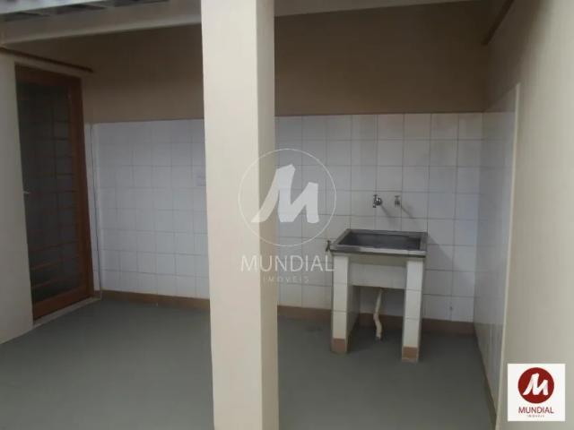 Casa térrea na rua 2 dormitórios, cozinha planejada