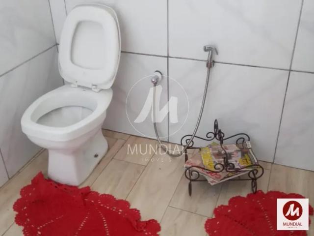 Casa térrea na rua 4 dormitórios, cozinha planejada