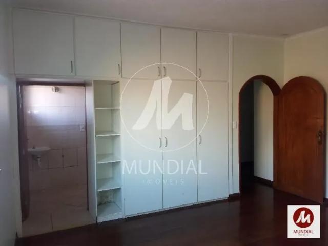 Casa térrea na rua 5 dormitórios/suite, cozinha planejada