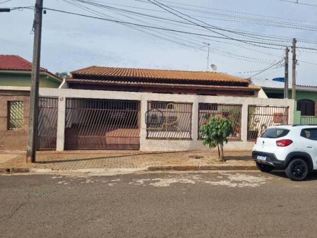 Casa tamanho Família: 03 dorm. churrasqueira Ouro Verde