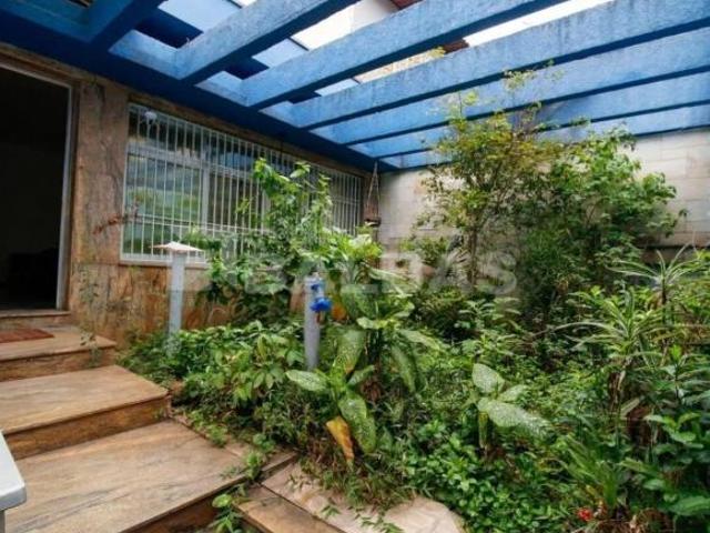 CASA TATUAPÉ AMPLA, CONFORTÁVEL E MUITO BEM DISTRIBUIDA