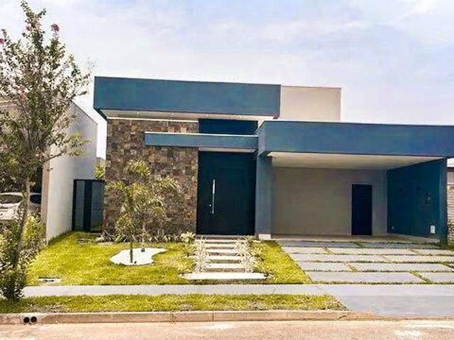 Casa térrea á venda no Florais da Mata