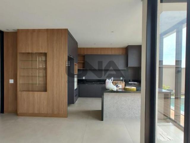Casa Térrea em Condomínio