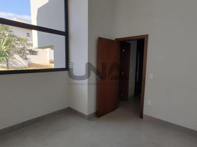 Casa Térrea em Condomínio