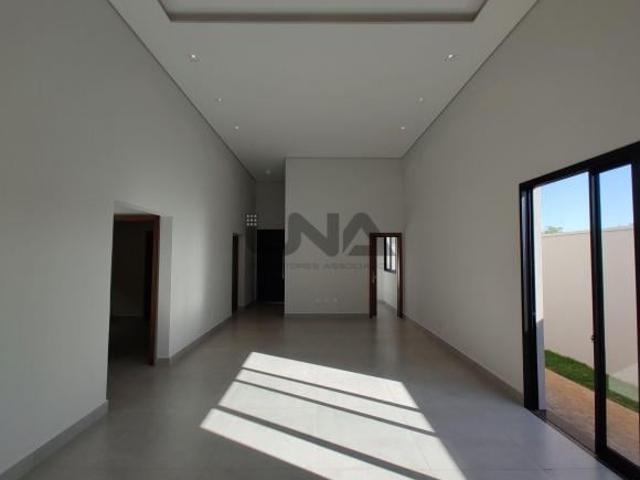 Casa Térrea em Condomínio