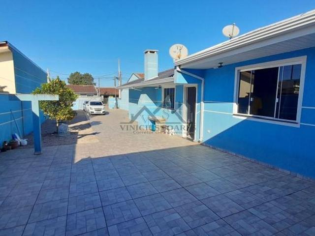 Casa Térrea localizada no Bairro Colônia Murici em São José dos Pinhais