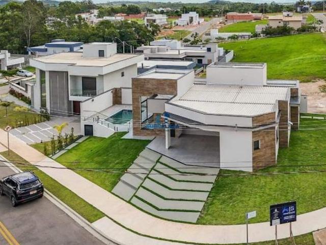 Casa Tecnológica no Residencial Azzure: 3 Suítes, Piscina e Aquecimento Solar