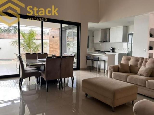 CASA TÉEREA À VENDA COM PORTEIRA FECHADA 3 SUÍTES CONDOMÍNIO RESERVA ERMIDA ELOY CHAVES JU