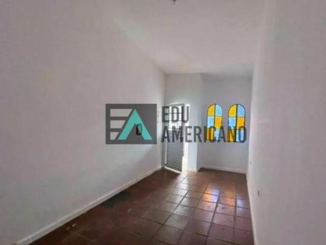 CASA TEÉRREA COM EDÍCULA NO FUNDOS EM ATIBAIA