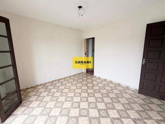 Casa terra assobrada à venda com 122 m², 2 dormitórios e 2 vagas – Próximo à Av. Humberto Castelo Br