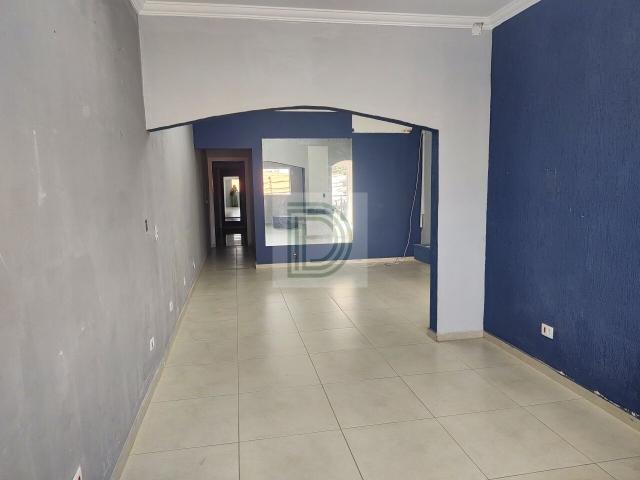 Casa térra Composta por 2 casas 4 dormitórios, 2 vagas