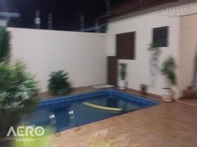 Casa térre com piscina e quintal Jd Terra Branca