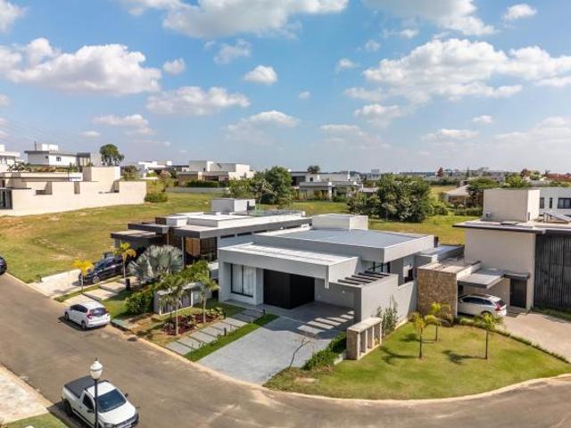 CASA TÉRRE E MODERNA A VENDA NO CONDOMÍNIO VILLAS DO GOLFE EM ITU
