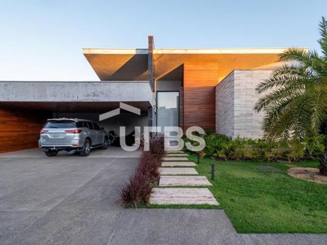 CASA TERREA 480MT 5 SUITES JARDINS MUNIQUE