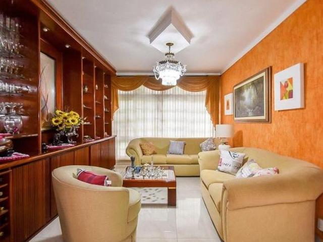 Casa Térrea 4 Dorm 1 Suíte 230 m² com Edícula e Churrasqueira Santa Felicidade | R$ 1.350.000