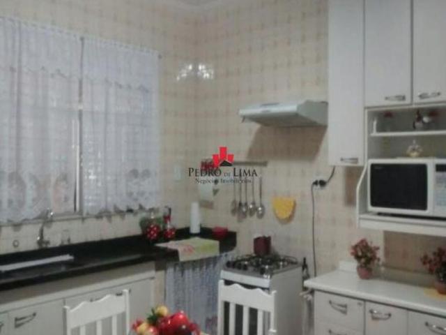 Casa térrea 4 dormitórios sendo 1 suíte e 3 vagas, em Ponte Rasa