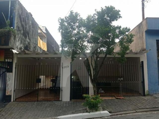 Casa térrea, 4 quartos, 2 banheiros, 2 vagas. Vila Nivi Aceita pet
