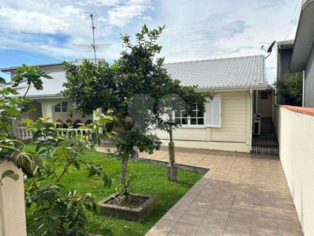 Casa térrea 4 quartos 2 suítes, 4 vagas, jardim e deck – Santo Inácio, perto do Barigu