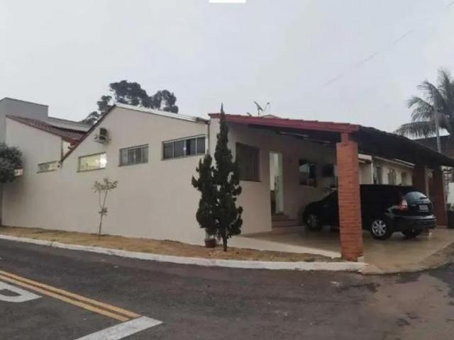 Casa Térrea 4 Quartos para Venda em Condomínio Fechado Região Noroeste de Goiânia
