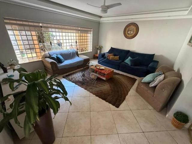 Casa TERREA | 4 Quartos R$ 1.5 Milhões 490m² de terreno