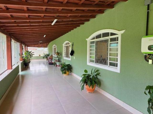 CASA TÉRREA 4 QUARTOS RESIDENCIAL VISÃO NOBRE