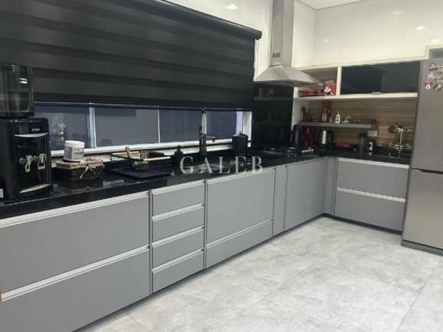 CASA TERREA 4 SUITES CONDOMINIO ALTO PADRÃO