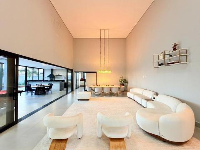 Casa térrea 4 Suítes, Mobiliada no Condomínio Residencial Reserva P