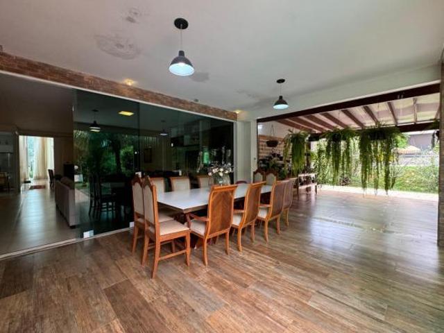 Casa Térrea 4 Suítes para Venda no Aldeia do Vale Goiânia