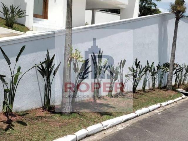 CASA TERREA 4 SUITES/PISCINA/14 VAGAS À VENDA CONDOMÍNIO HILLS 1 ARUJÁ