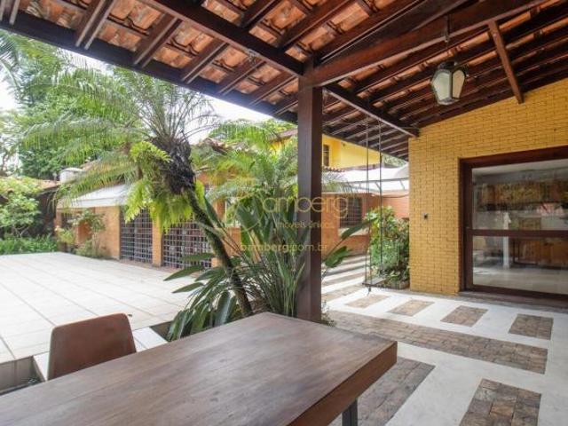 Casa Térrea 5 dormitórios Rua sem saída