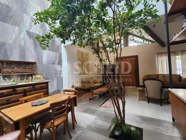 Casa térrea 600m², 5 suítes, piscina, 7 vagas, closet, Alto da Boa Vista