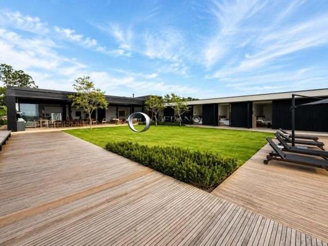 Casa Térrea, 6 suítes com vista para o Golfe Fazenda da Grama