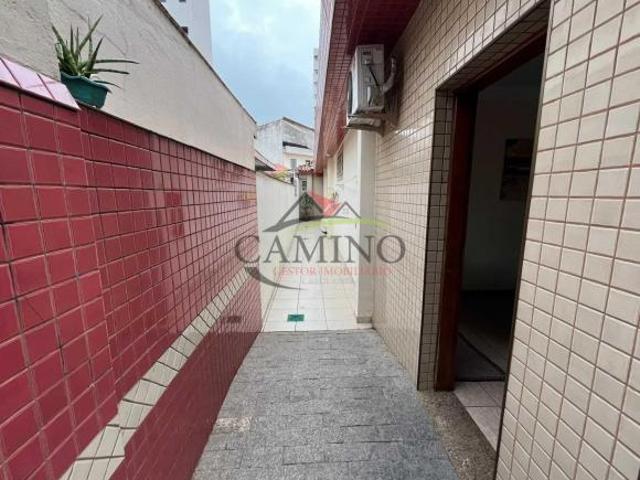 CASA TÉRREA 8 X 32M COM EDÍCULA IMÓVEL REFORMADO ÓTIMO ACABAMENTO E LOCALIZAÇÃO