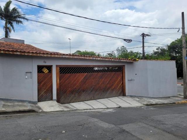 Casa térrea 03 dormitórios Vila Oliveira, Mogi das Cruzes