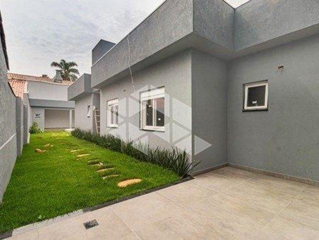 Casa Térrea 03 Dormitórios a poucos metros da Orla do Guaíba