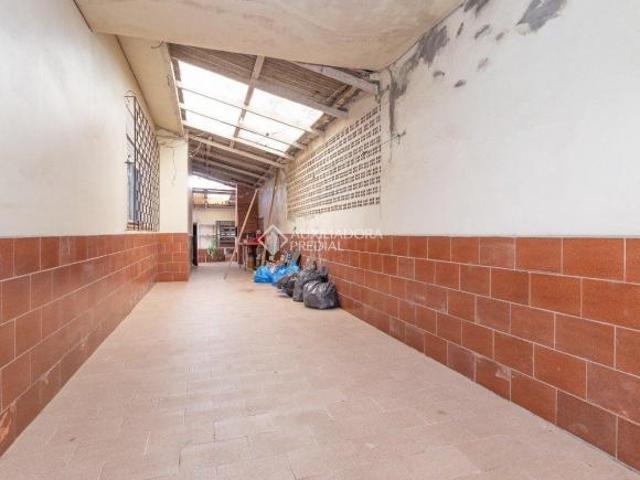 CASA TÉRREA 02 DORMITÓRIOS COM PÁTIO NO LINDÓIA