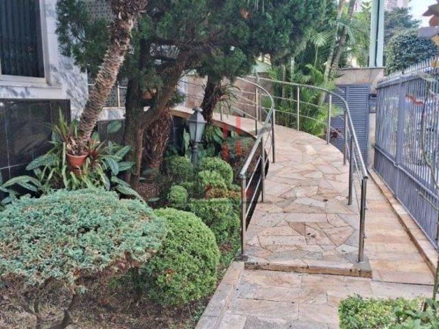 Casa Térrea 04 Suítes 450,00 m² 4 suítes 4 vagas