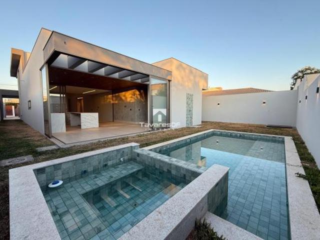 Casa Térrea 04 Suítes, Automação, Piscina CABV