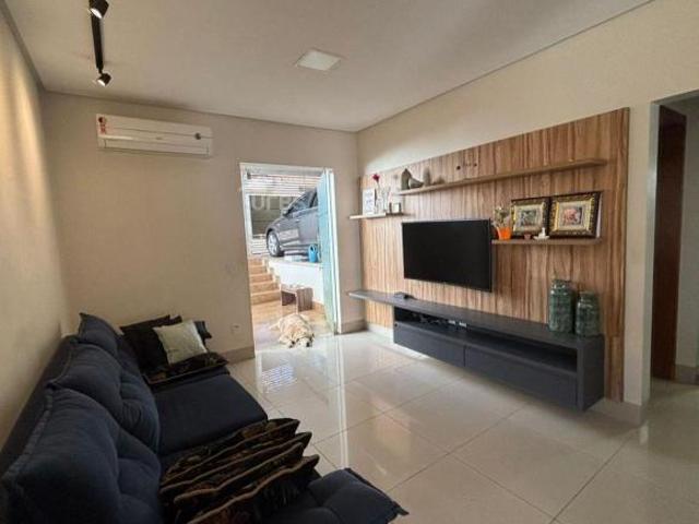 CASA TERREA 150MT 3 QUARTOS SENDO 1 SUITE SETOR FELIZ
