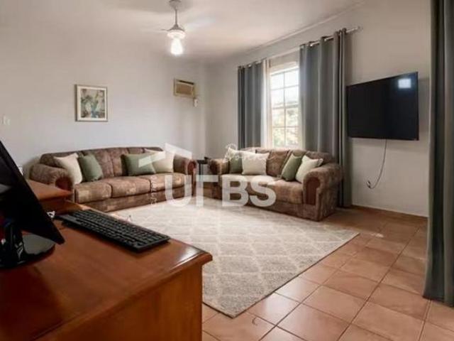 CASA TERREA 159,23MT 4 QUARTOS SENDO 2 SUITES SETOR JARDIM AMERICA