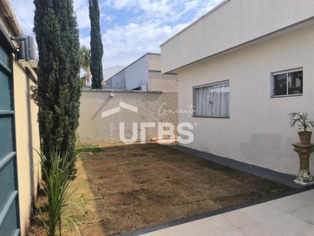 CASA TERREA 166,37MT 3 QUARTOS SENDO 1 SUITE SETOR MOINHO DOS VENTOS