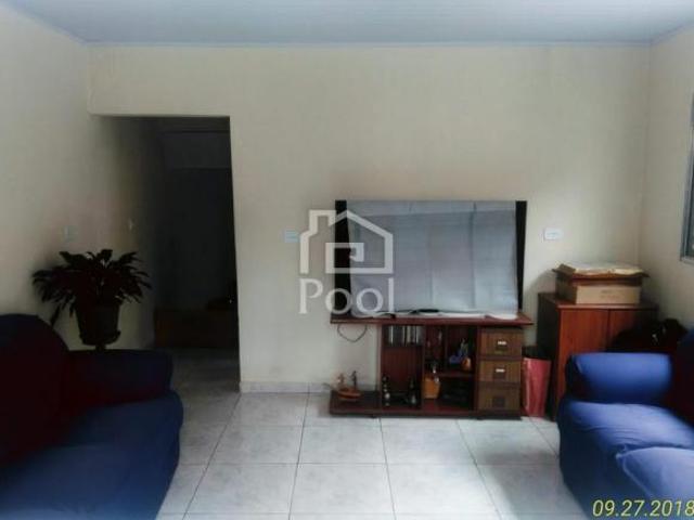 Casa Térrea 170m² de terreno e 101m² de ac. 2 Vagas Quintal Jd. Sto António